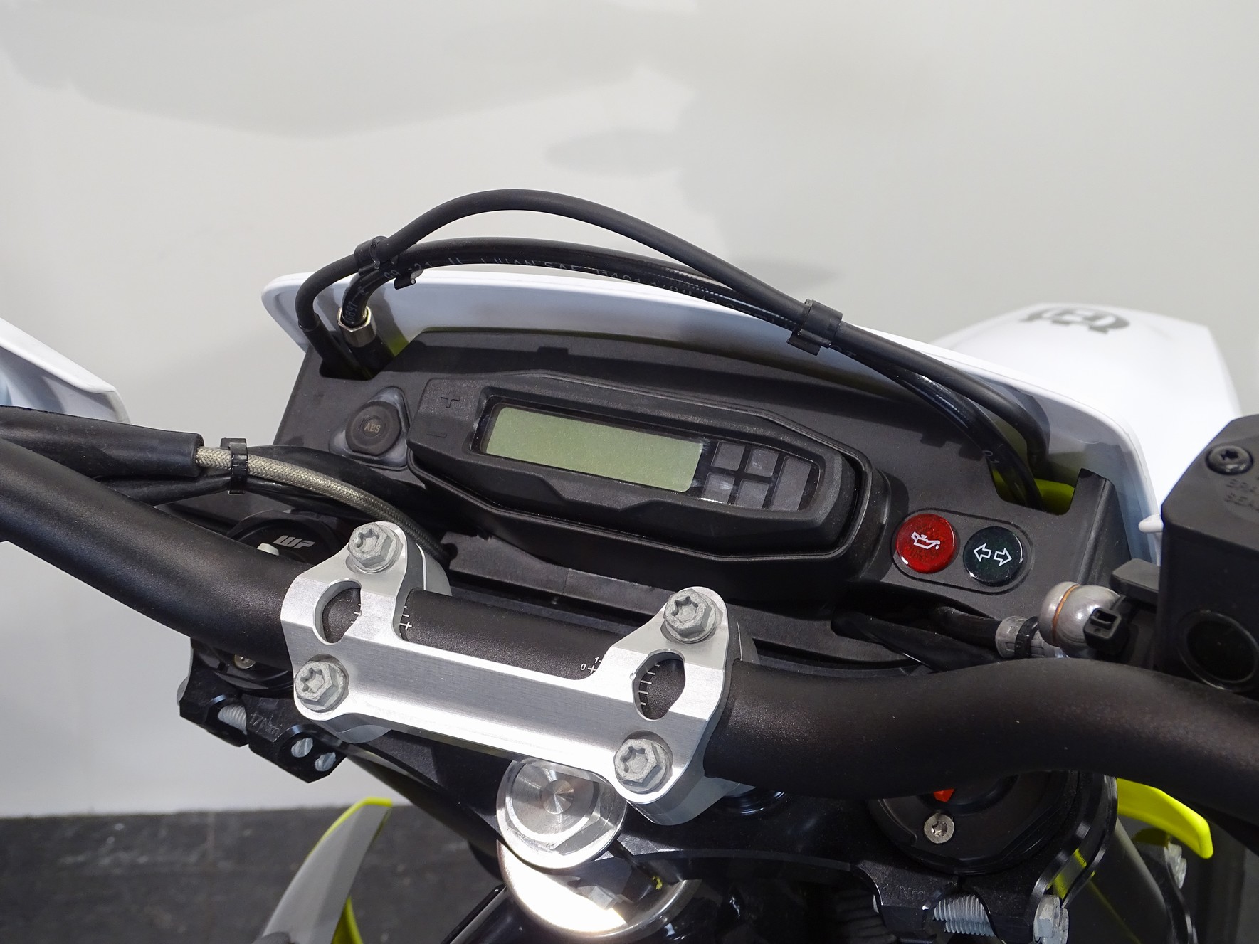 Te Koop: HUSQVARNA 701 SM - BikeNet